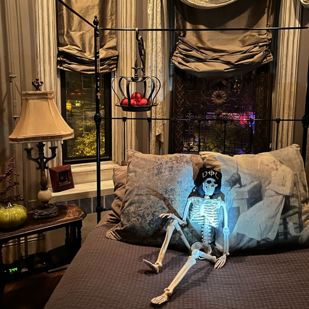 This Gothic-Inspired Hoboken Apartment is a Halloween-Lover's Dream ...