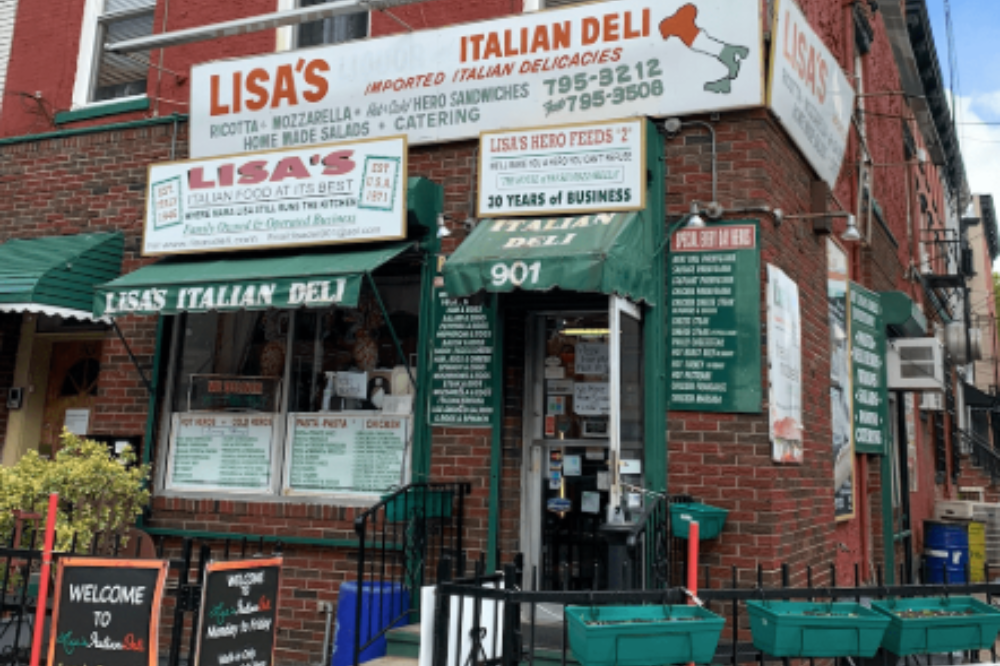 'For Rent' Listing Suggests Changes Might be Coming to Lisa's Deli in ...